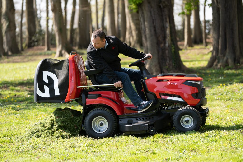 Découvrez les tondeuses autoportées Sarp